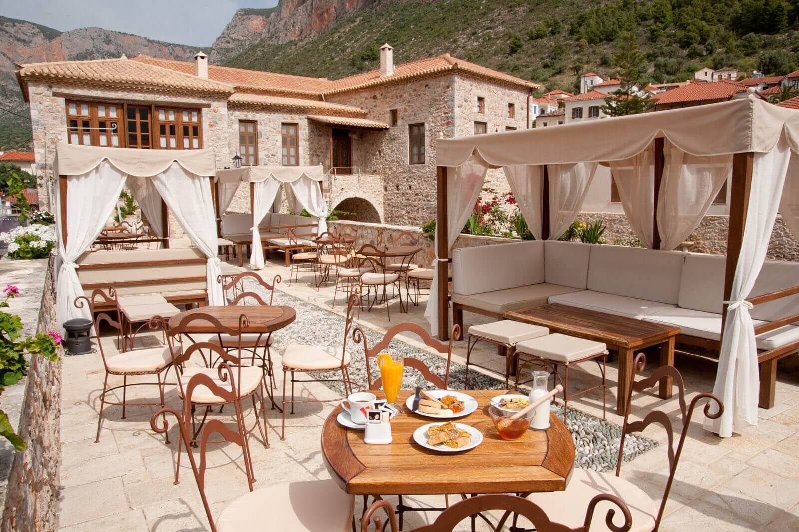 Αρχοντικό Χατζηπαναγιώτη | Ξενοδοχείο στο Λεωνίδιο